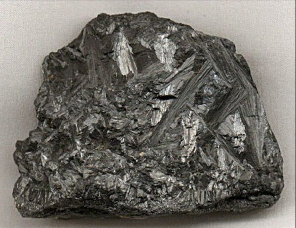 Mangan là gì? Tính chất vật lý, hóa học, cách điều chế, ứng dụng | Fqa.vn